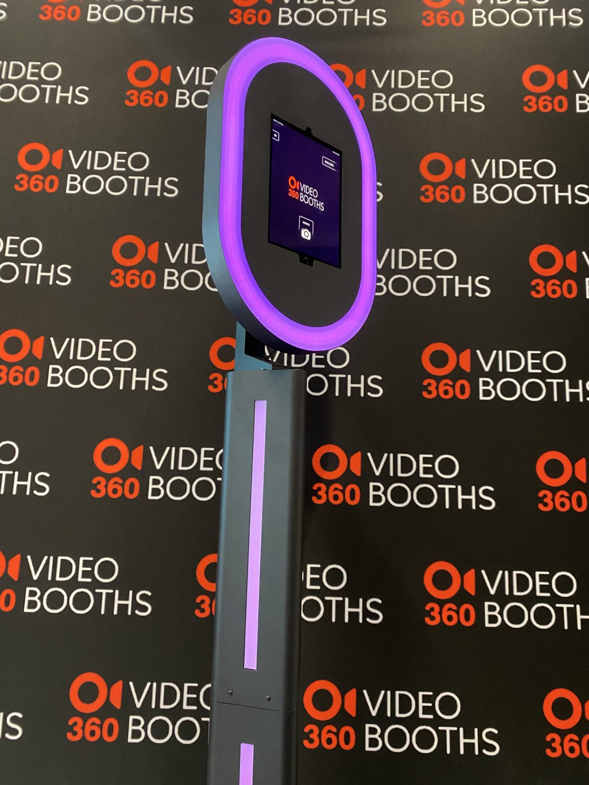 How Do Selfie Pods Work? - Video Booths 360